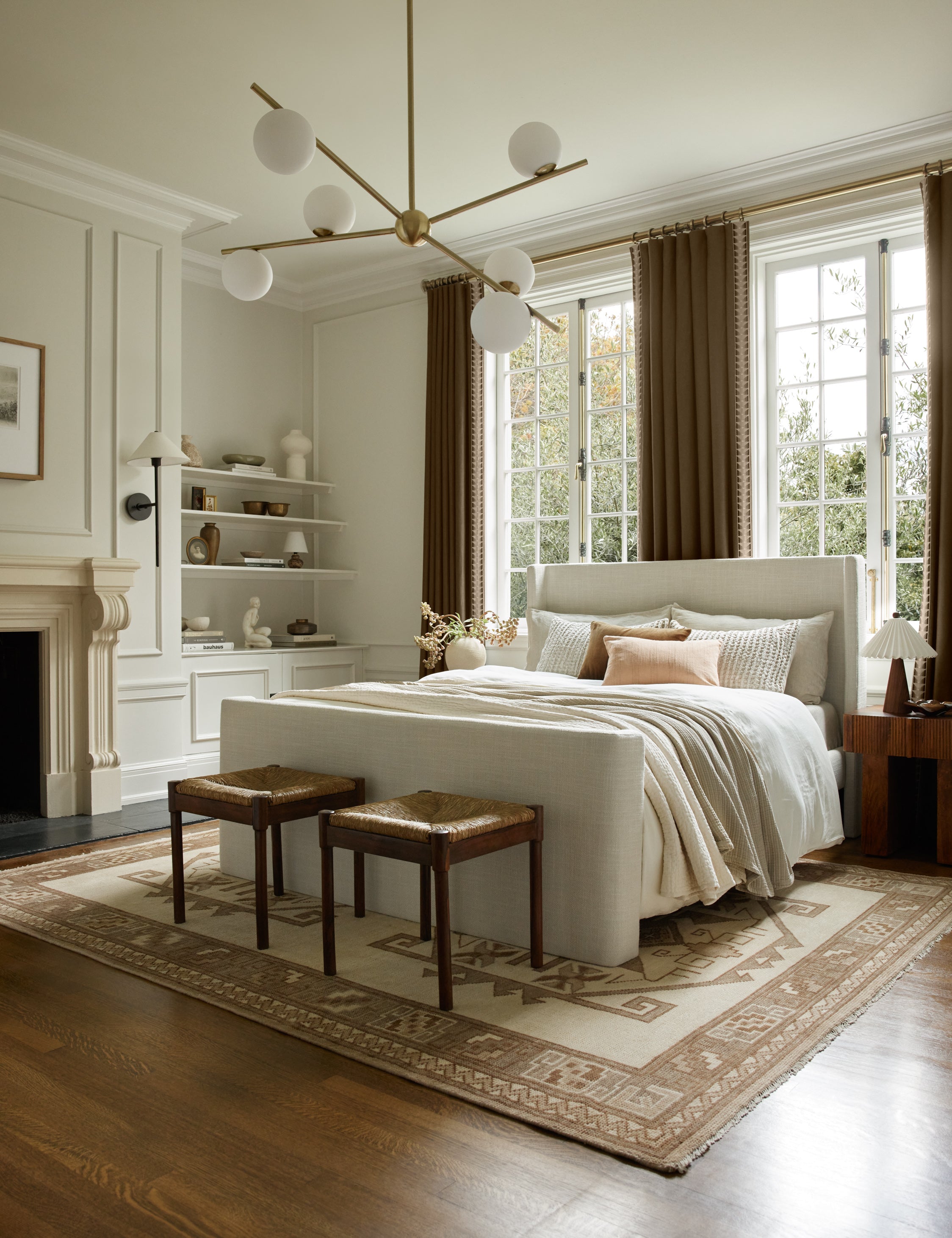 Lesi Traditional Rug