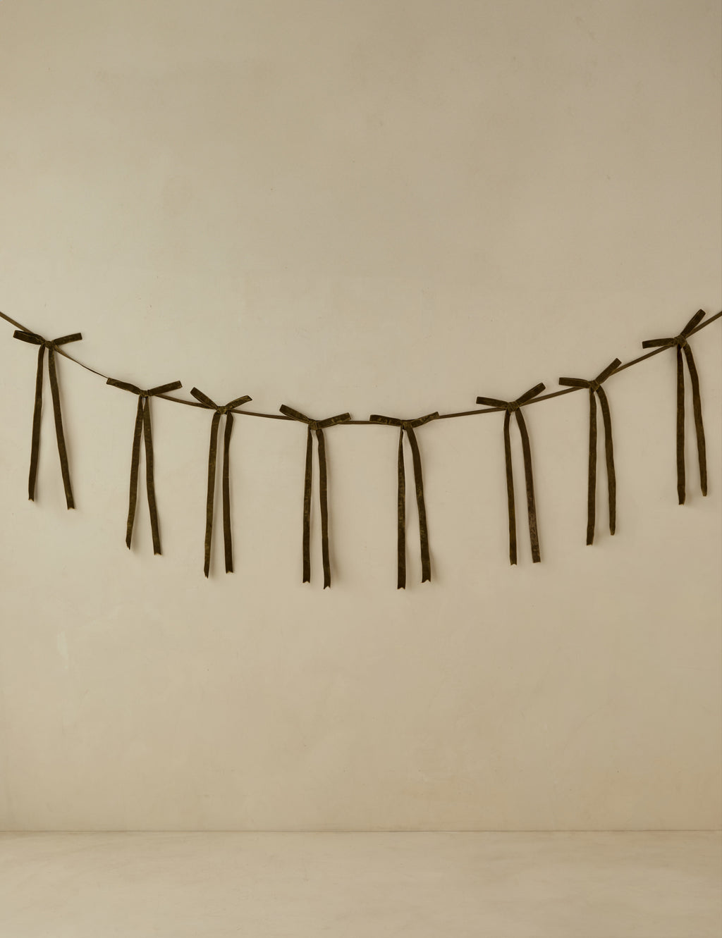 Danita Velvet Bow Garland