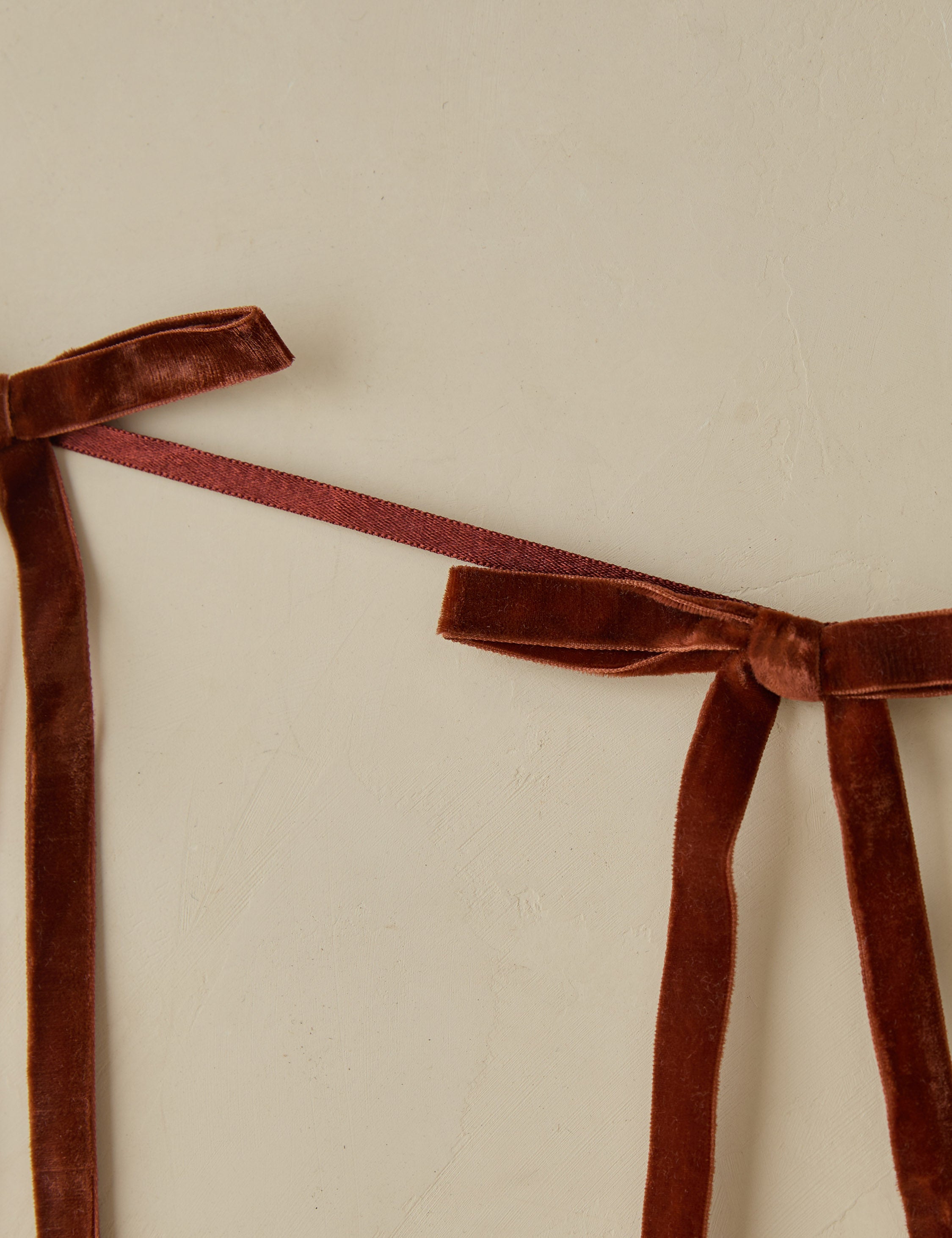Danita Velvet Bow Garland