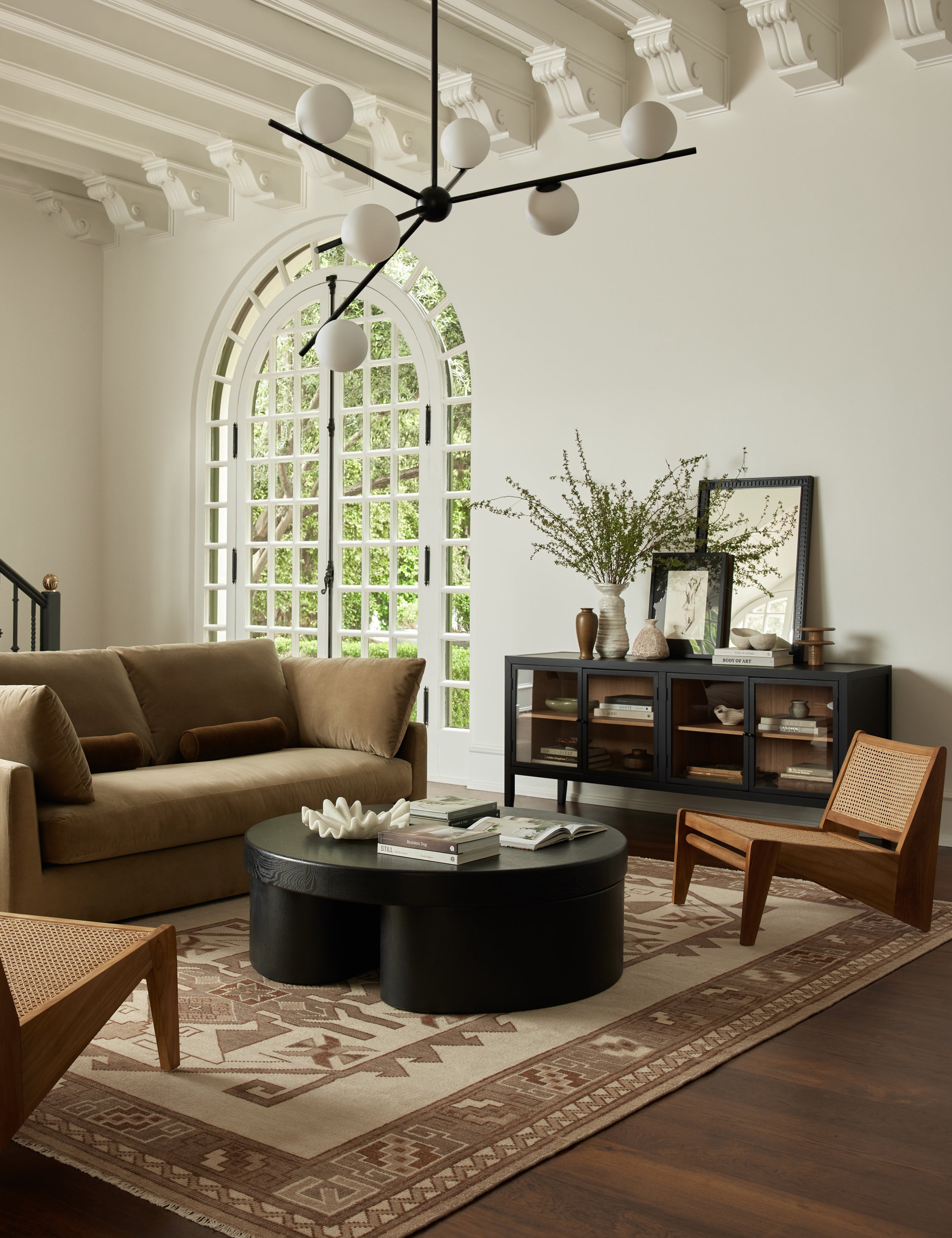 Lesi Traditional Rug