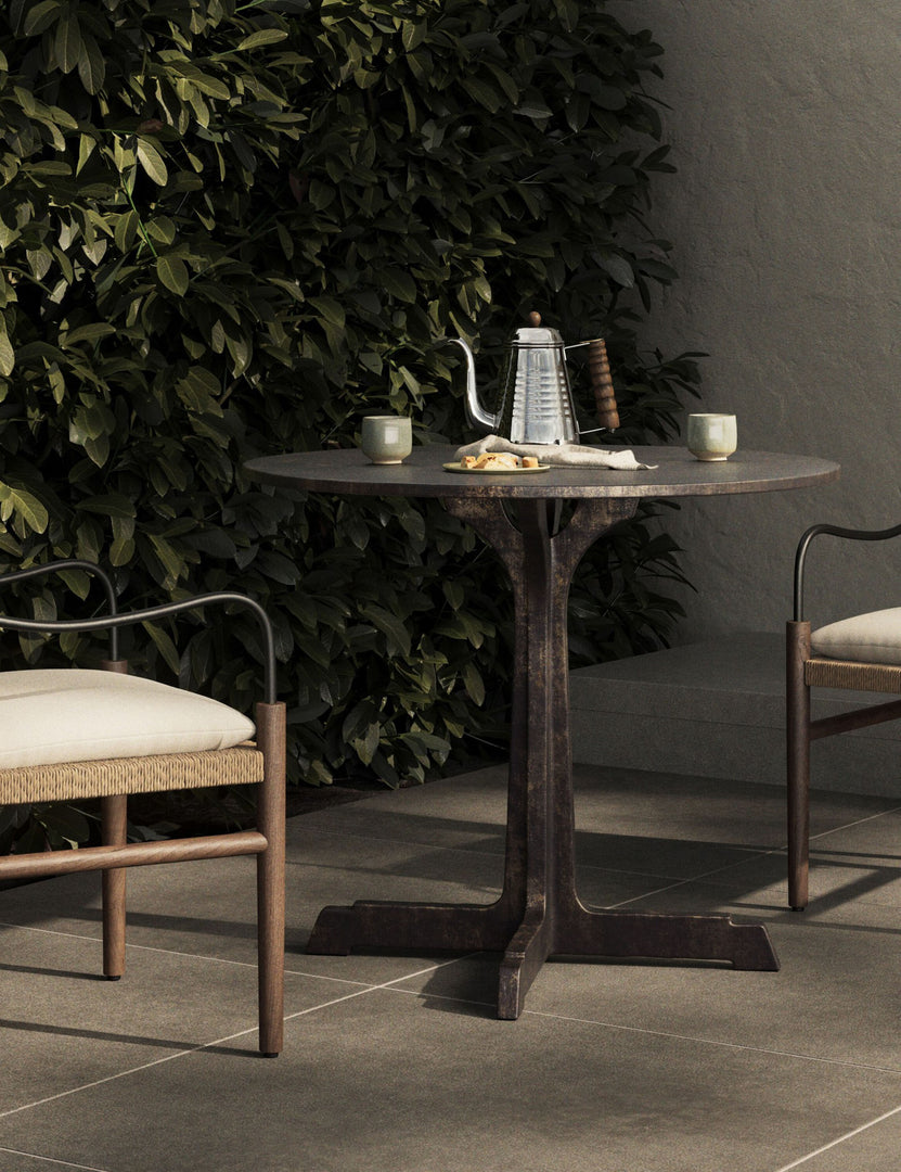 Lacasa Outdoor Round Dining Table