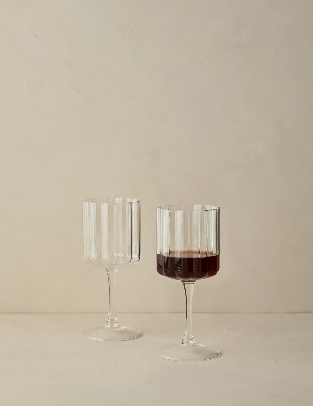 Wave Wine Glass (Set of 2) by FAZEEK