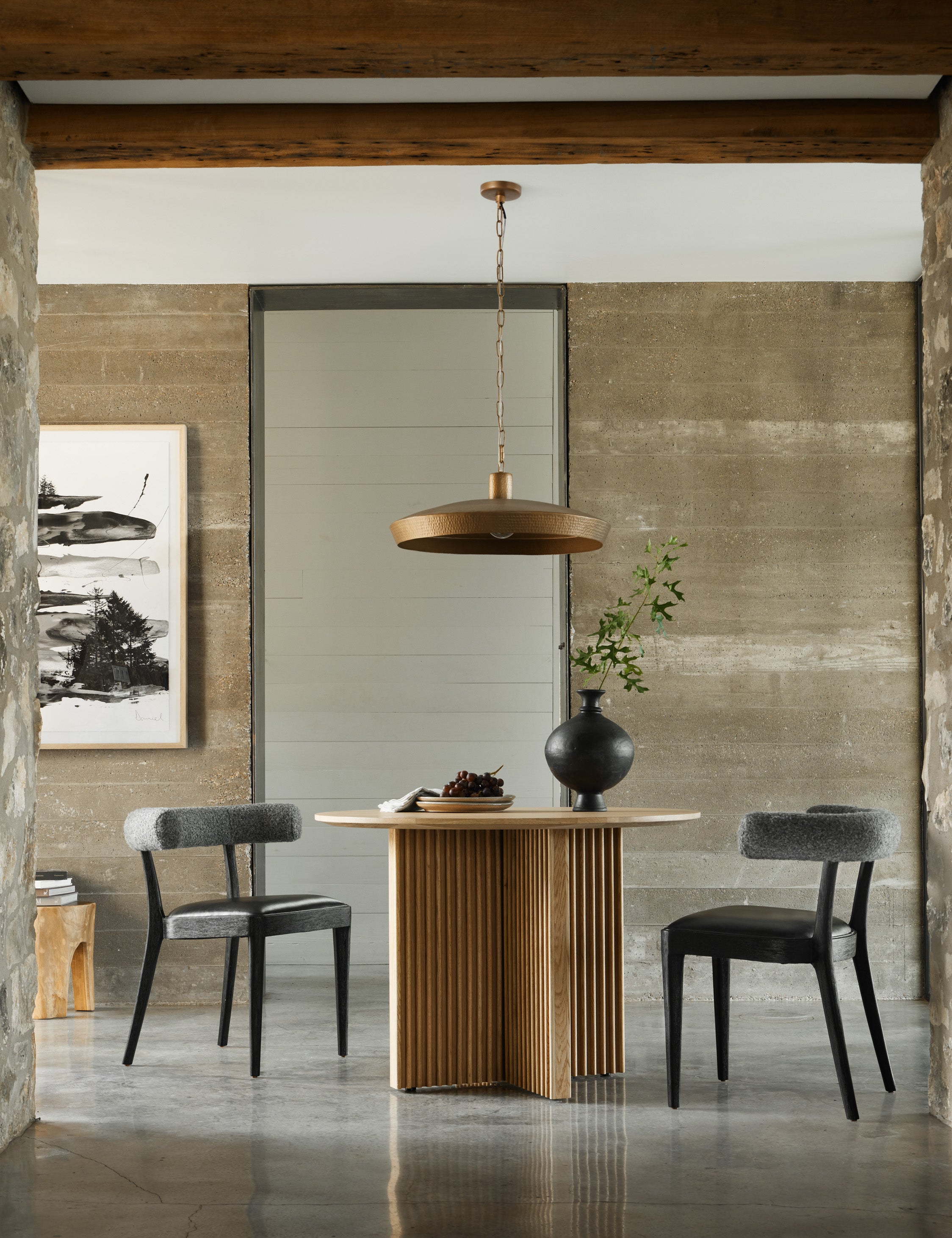 Sekani Round Oak Dining Table With Reeding