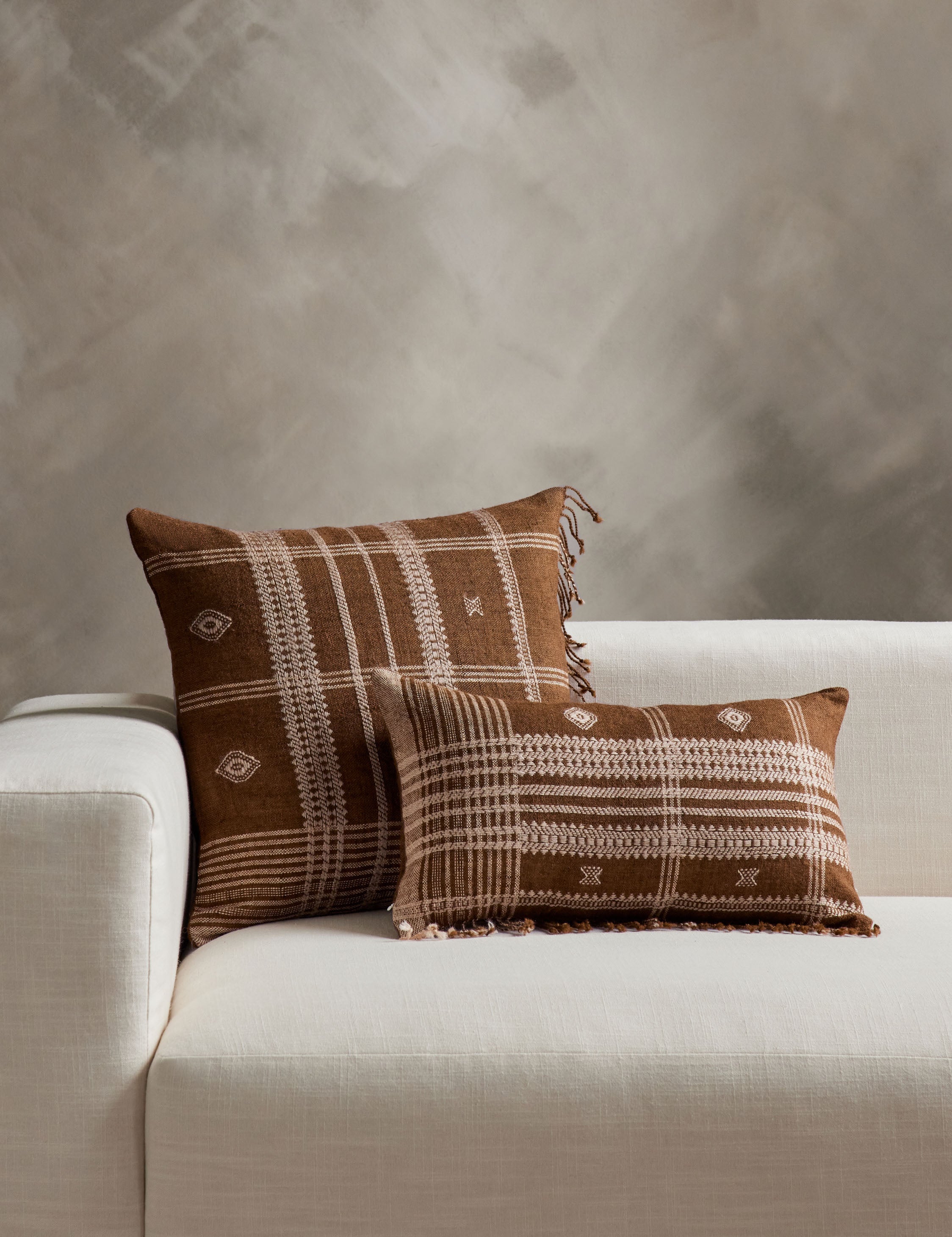 Kavia Handmade Geometric Wool Throw Pillow